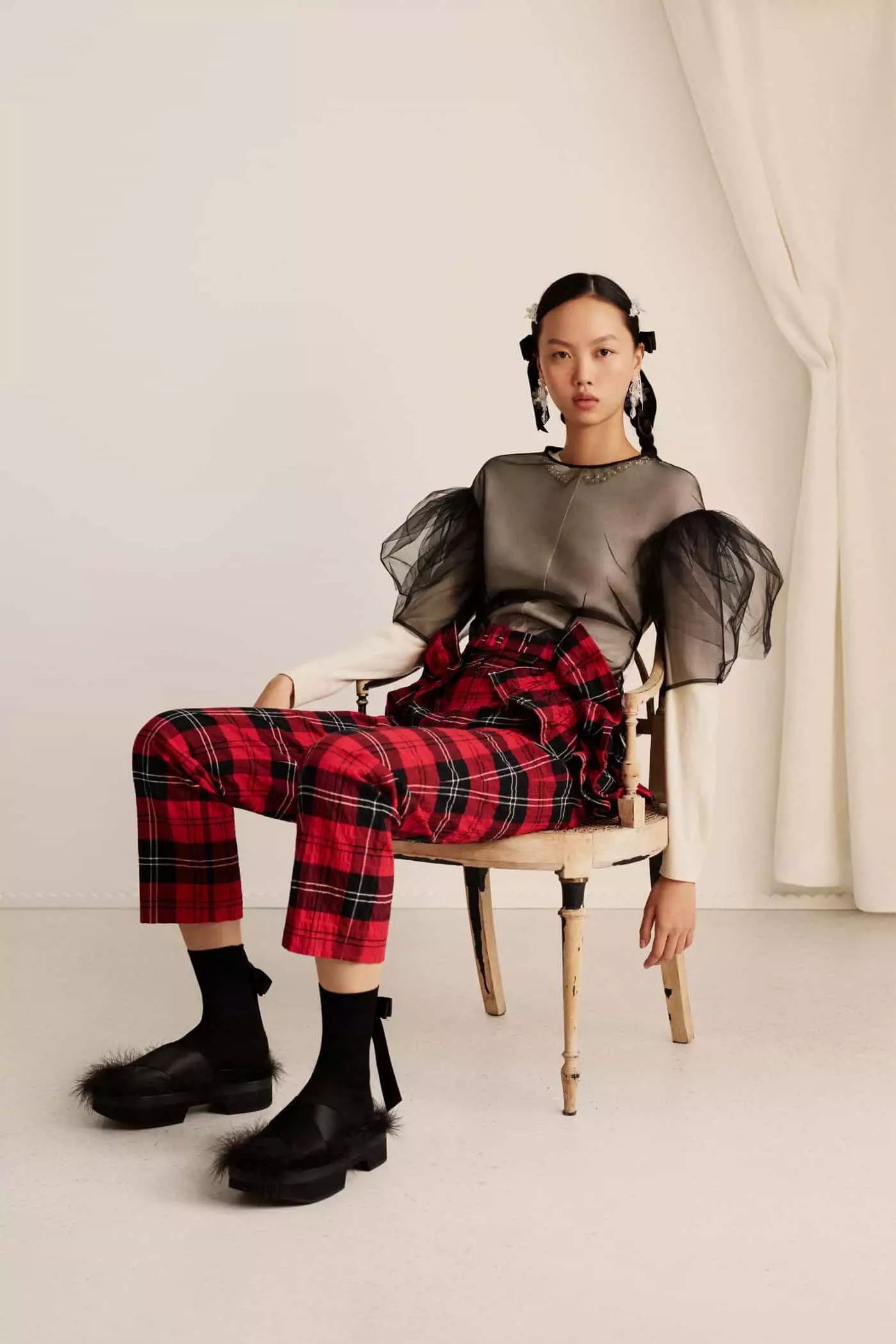 Tazama Mkusanyiko wa H&M x Simone Rocha Hapa Hapa 2152_7