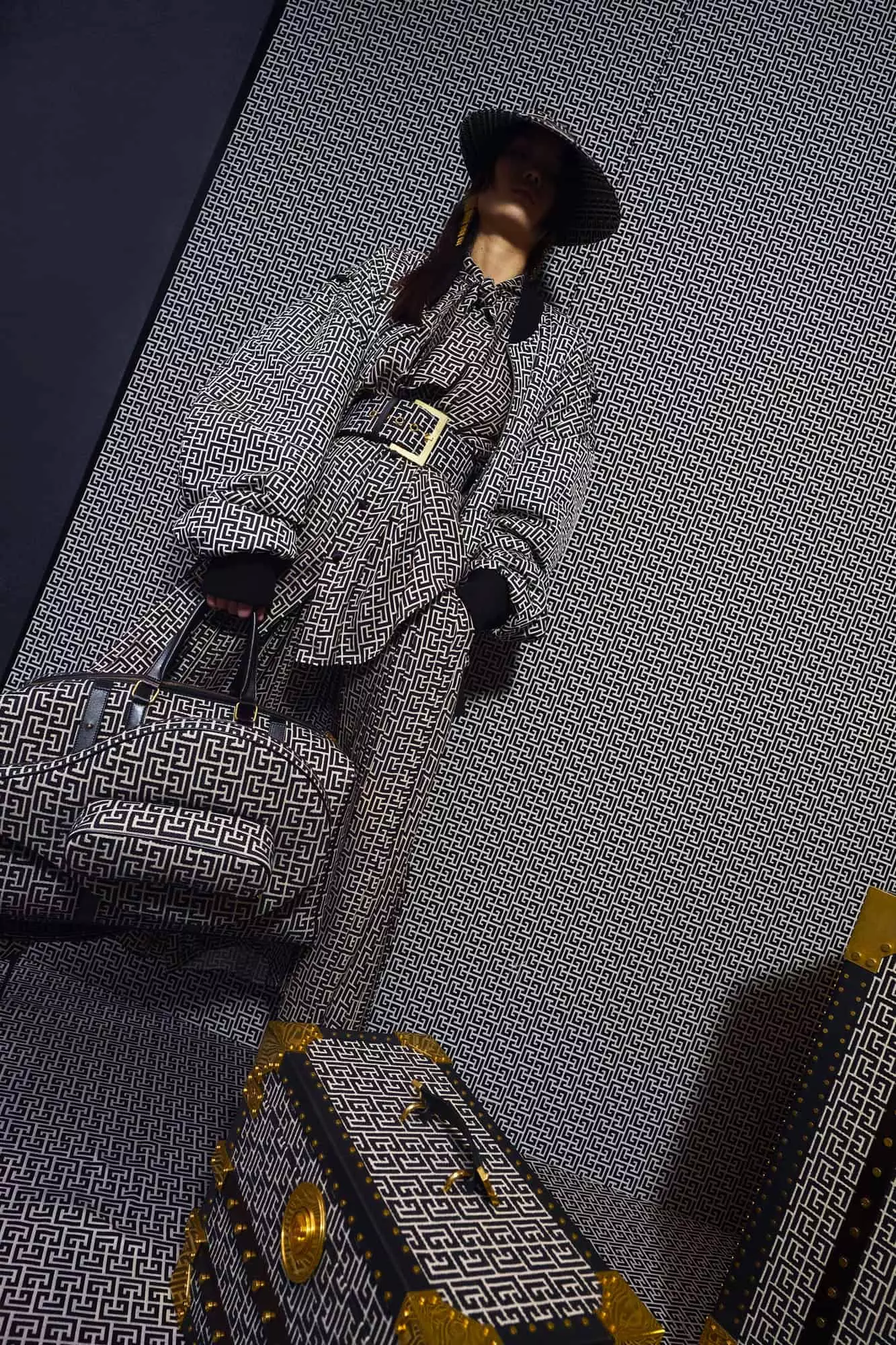 I-Balmain Pre-Fall '21 Nantoni na kodwa i-WFH eqhelekileyo 21581_28