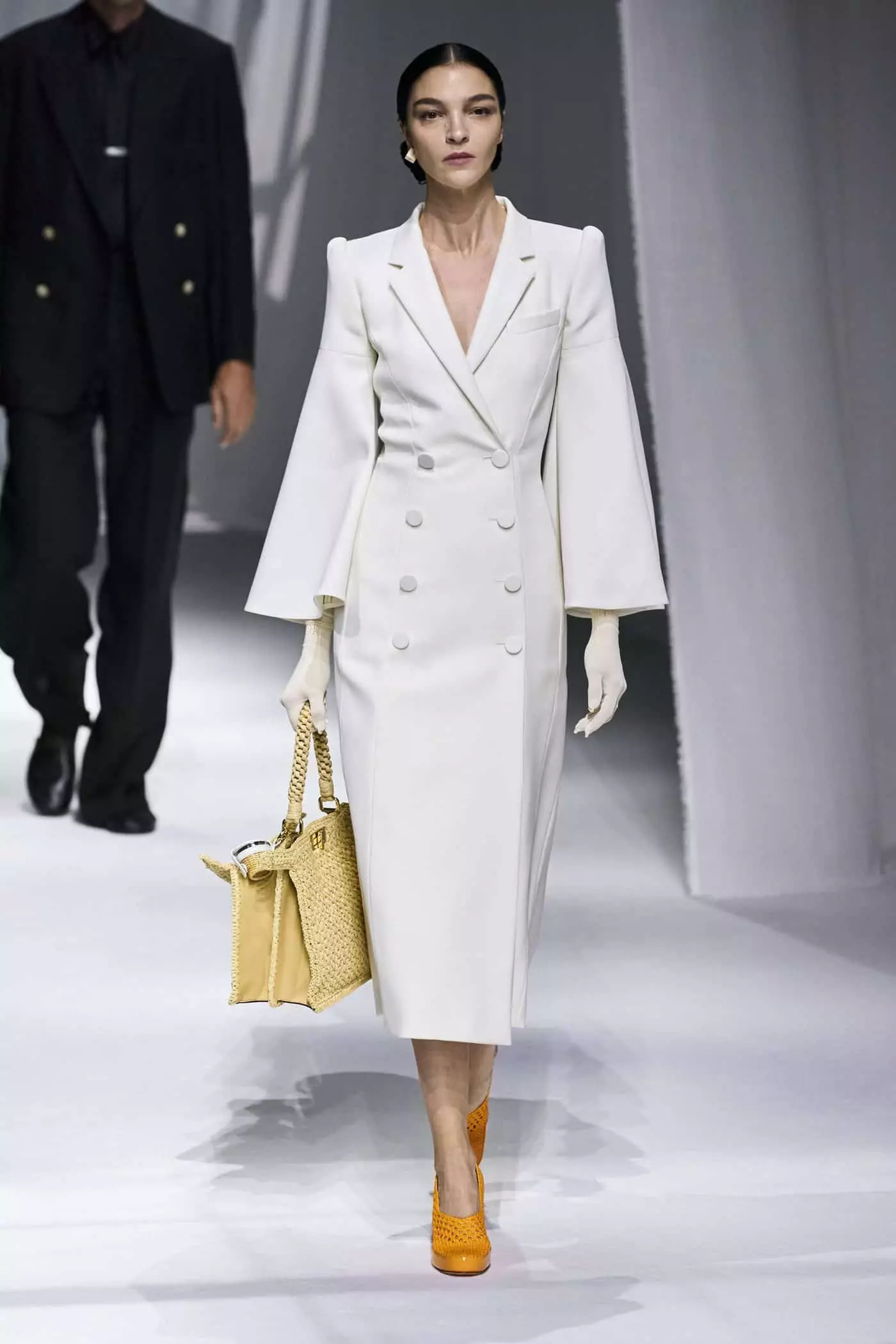 Silvia Venturini Fendis Swan Song Collection för Fendi var en hyllning till familjen 21920_40