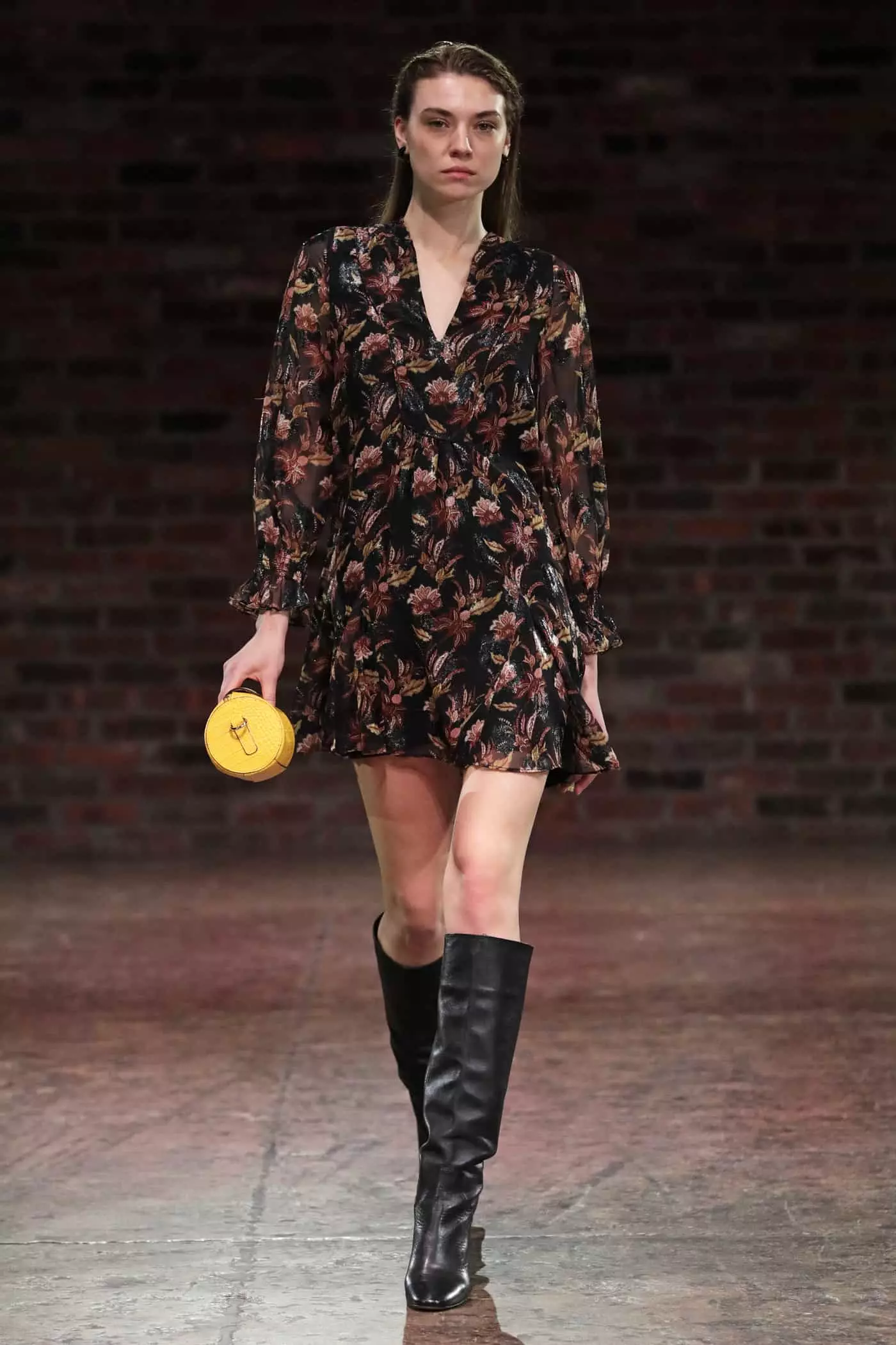 French Connection Goes 1970's-era French Bourgeois Chic for Fall 21935_28