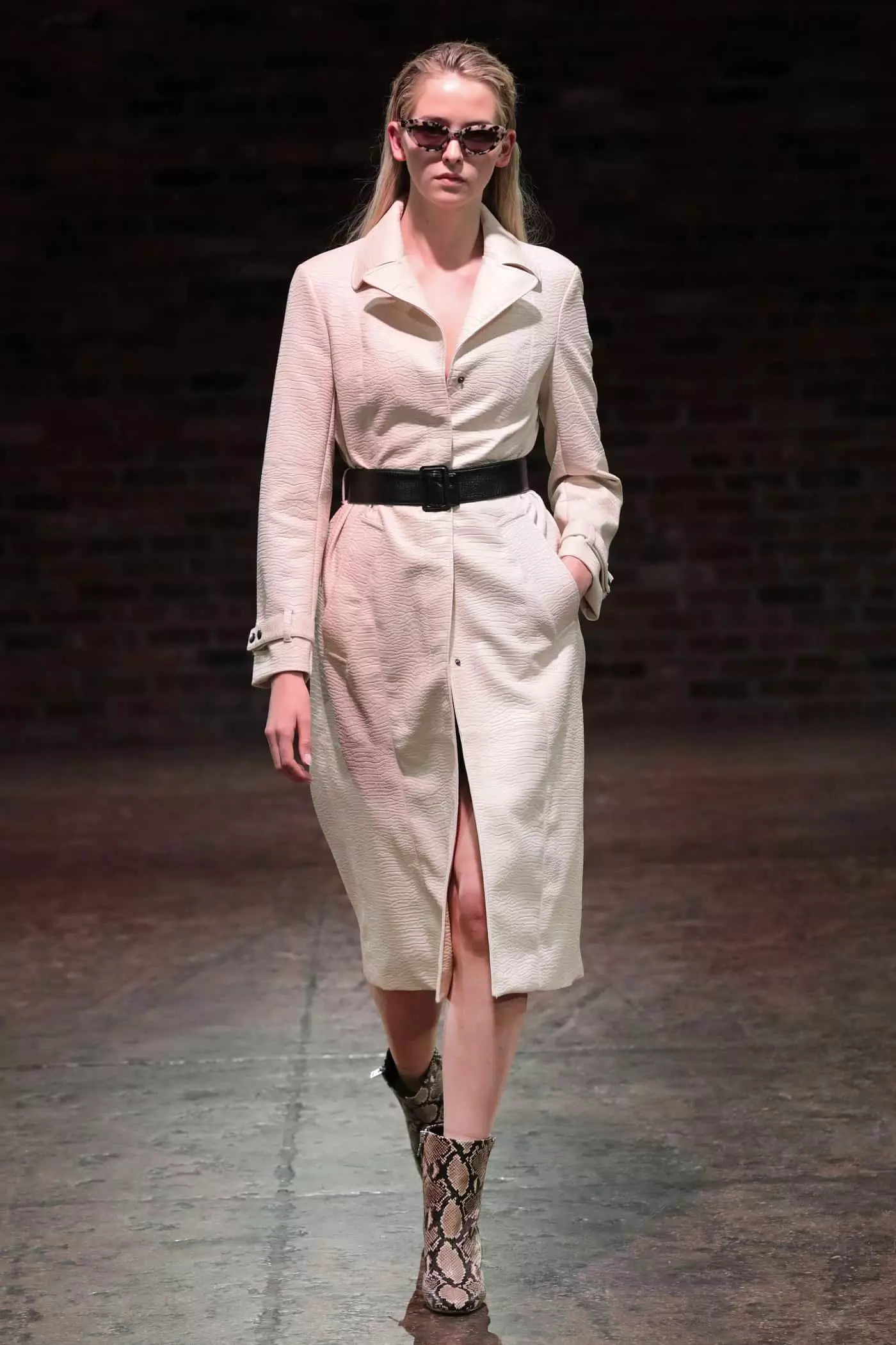 French Connection Goes 1970's-era French Bourgeois Chic for Fall 21935_40