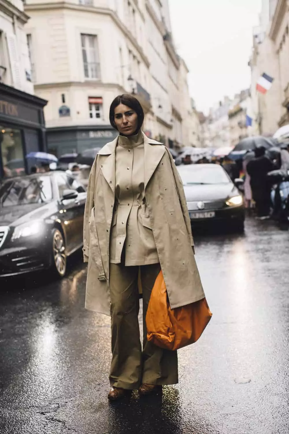 De beste streetstyle-lookene fra dag 5 og 6 av Paris Fashion Week 22096_209