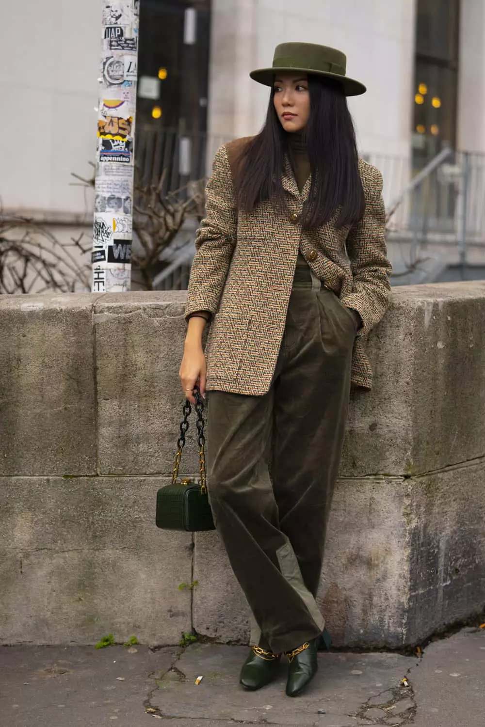 Οι καλύτερες εμφανίσεις Street Style από τις ημέρες 5 και 6 της Εβδομάδας Μόδας του Παρισιού 22096_30
