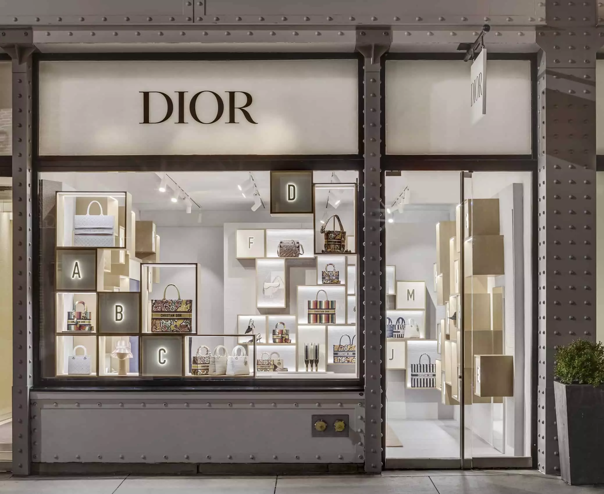 Notícies diàries: nous projectes de Dior i Tommy, les darreres novetats de Gossip Girl i molt més! 222_2
