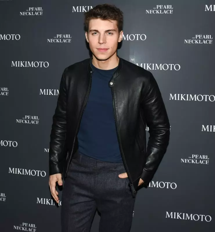 Parker Posey e Nolan Funk celebram Mikimoto e o colar de pérolas 22664_11