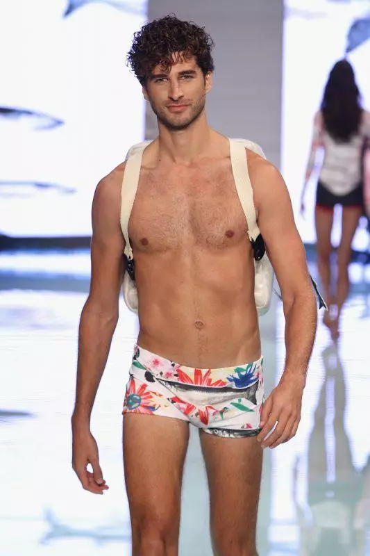 Iltaqa' mad-Disinjatur Peruvjan Yirko Sivirich: Rising Star tal-Miami Fashion Week 22862_23