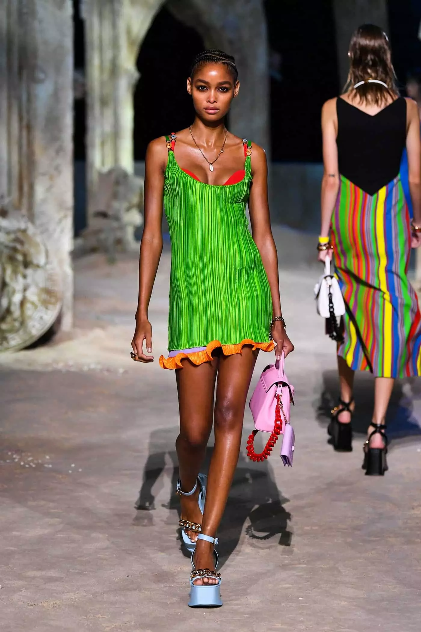 „Versaceopolis”, Moschino's Puppets és még sok más! Amit kihagytál az MFW-ből a hétvégén 22952_24