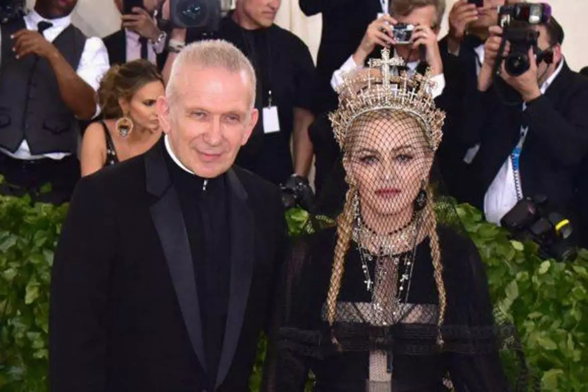 Madonna lanza la presentación de Met Gala, $ 500 millones en artículos de lujo falsos incautados