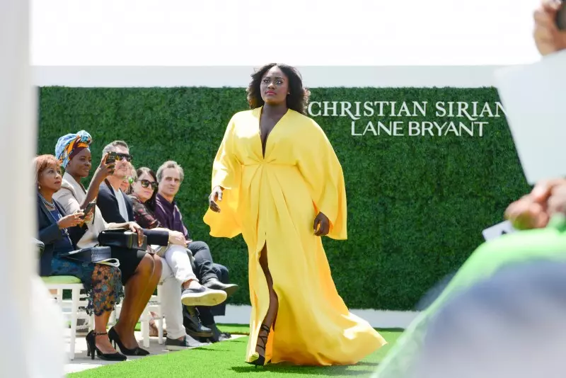 Christian Siriano x Lane Bryant gbara mpụta mbụ n'okporo ụzọ UN 23225_11