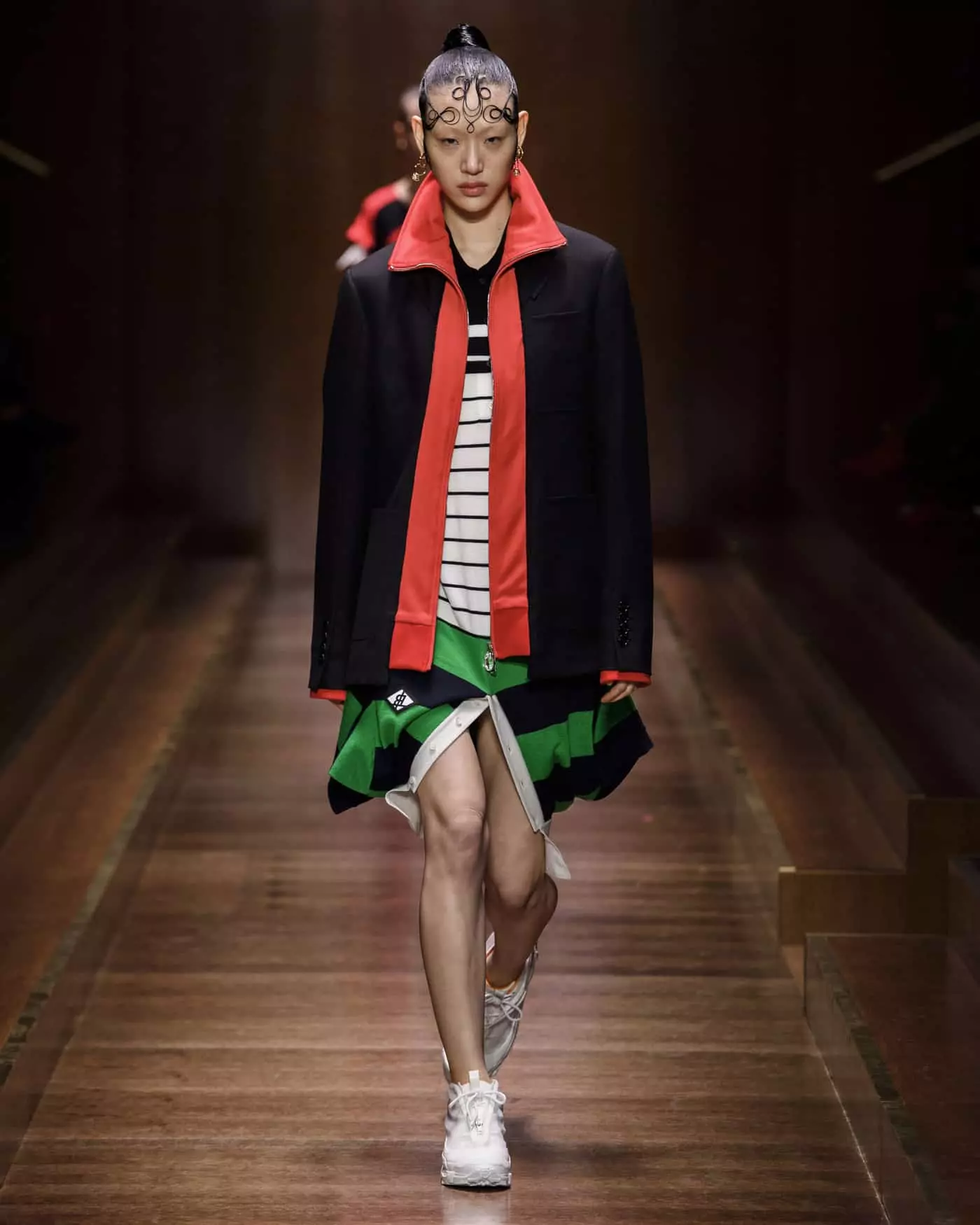 Burberry Fall 2019: Çîrokek Du Tiscis, Partiyên Victoria Beckham Bi Spice Girl Drag Queens 23287_2