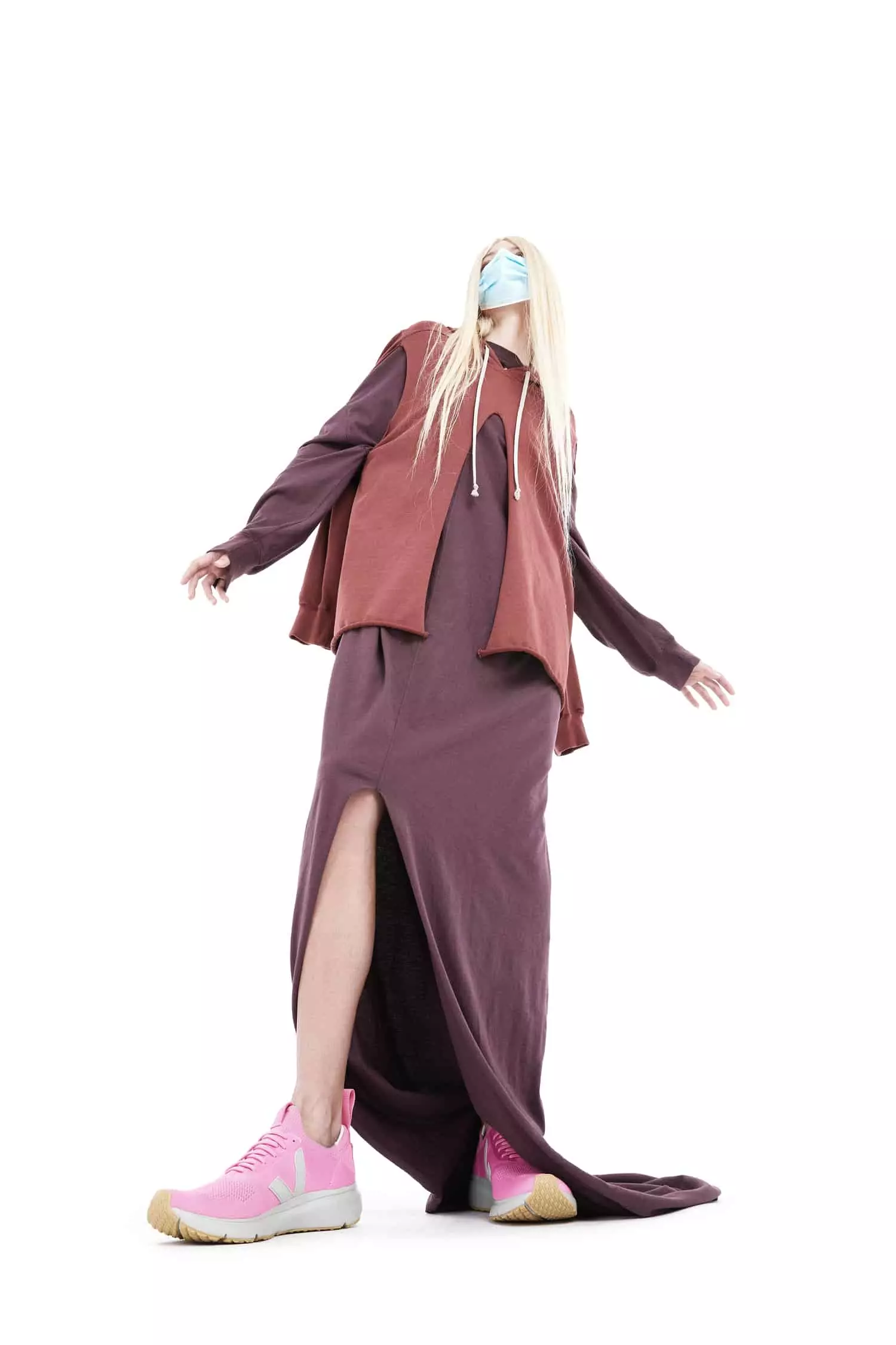 데일리 뉴스: Kate Moss의 최신 캠페인, 머신건 켈리의 아름다움, 플러스! Vera Wang 신부 팬을 위한 빅 뉴스 2382_5