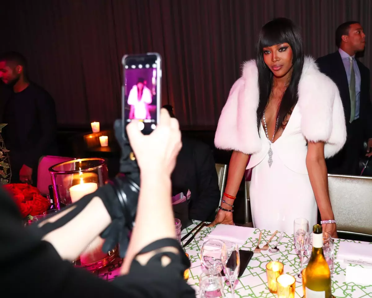 Naomi Campbell Havas Dimanĉan Naskiĝtagon 23928_3