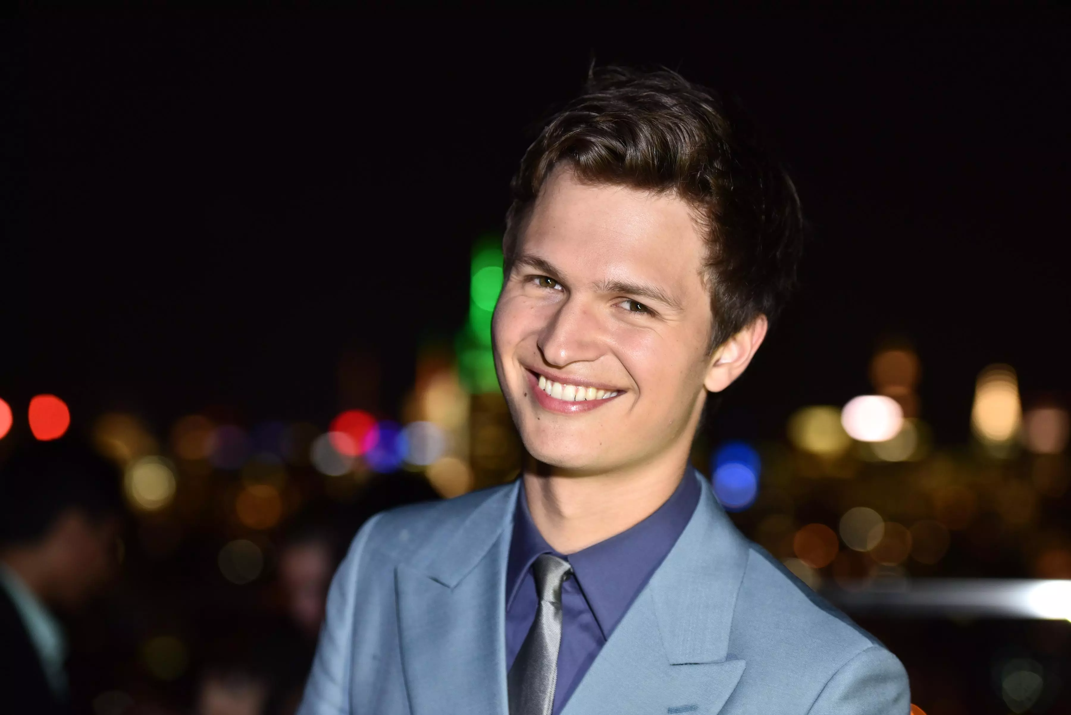 Ansel Elgort, Anne Hathaway, Suki Waterhouse przychodzą na pokaz „Baby Driver”