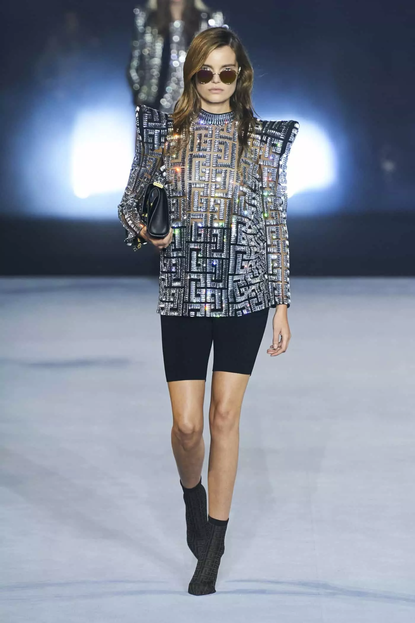 Olivier Rousteing Balmain Berpakaian Glamour Tanpa Alas Kaki Untuk SS '21 24194_15