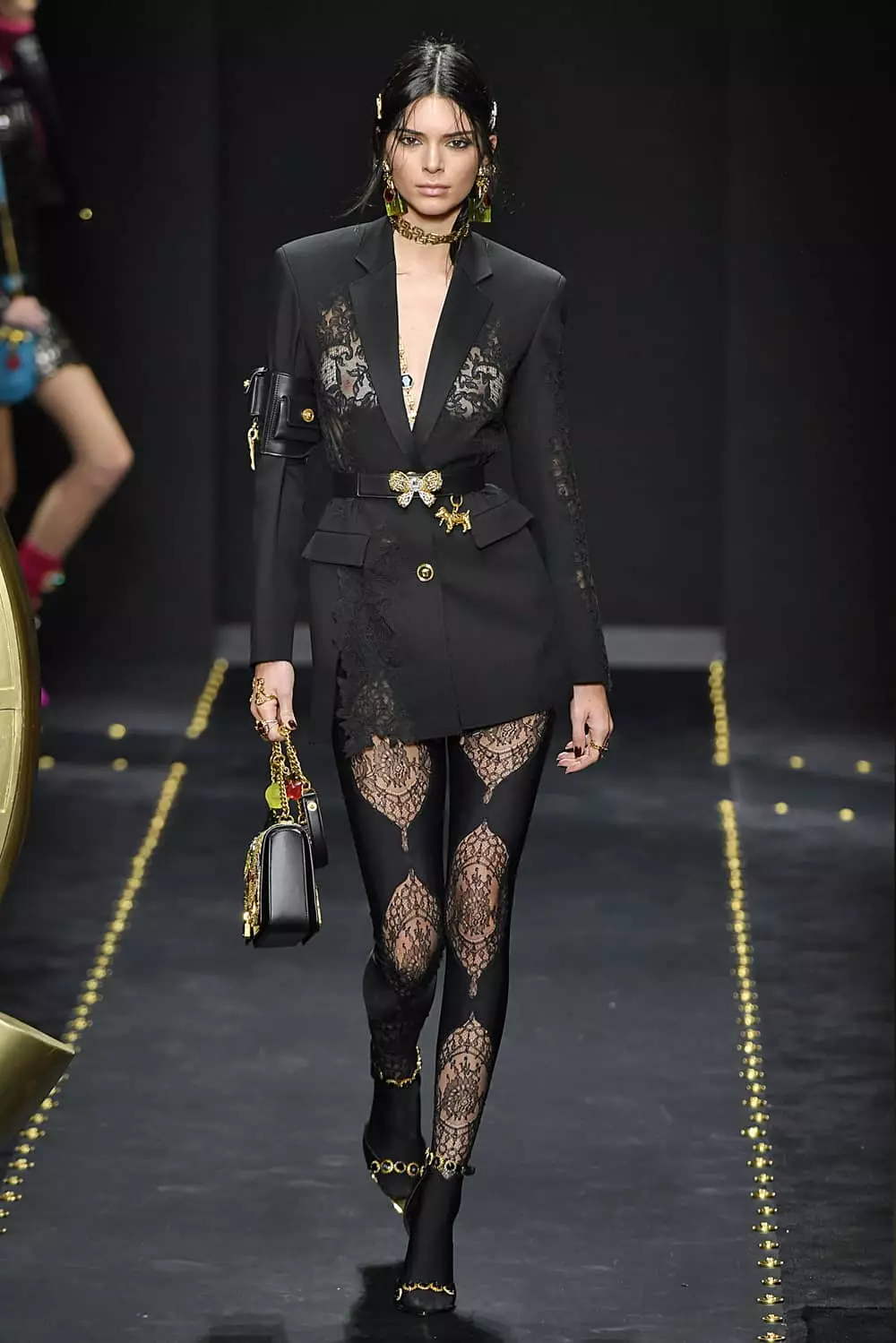 Stephanie Seymour, 90-tallsikon, gjorde nettopp et overraskende opptreden på Versace 24208_9