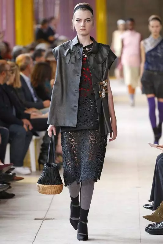 الوداع پیرس! Miu Miu، Moncler Gamme Rouge، اور Louis Vuitton Close Out Fashion Month 24323_135