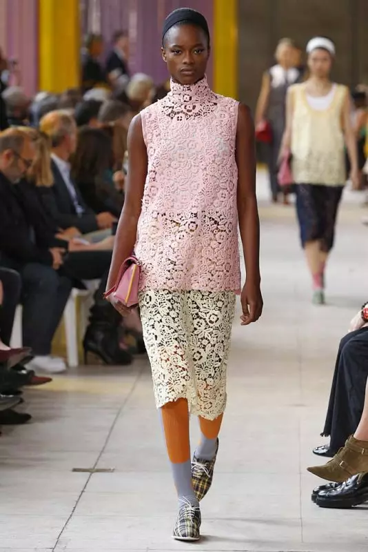 الوداع پیرس! Miu Miu، Moncler Gamme Rouge، اور Louis Vuitton Close Out Fashion Month 24323_137