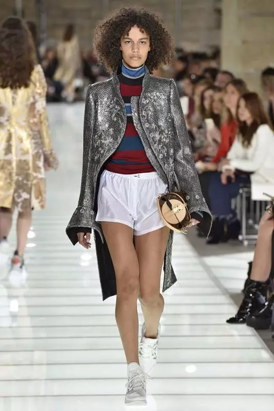 बिदाइ पेरिस! Miu Miu, Moncler Gamme Rouge, and Louis Vuitton Close Out Fashion Month 24323_15