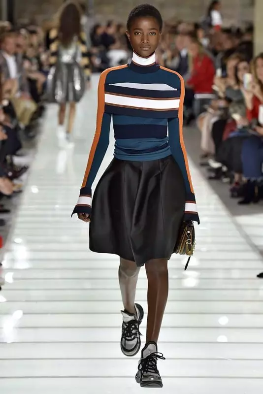 الوداع پیرس! Miu Miu، Moncler Gamme Rouge، اور Louis Vuitton Close Out Fashion Month 24323_18