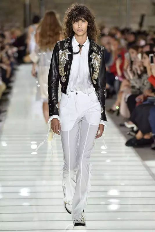 الوداع پیرس! Miu Miu، Moncler Gamme Rouge، اور Louis Vuitton Close Out Fashion Month 24323_45