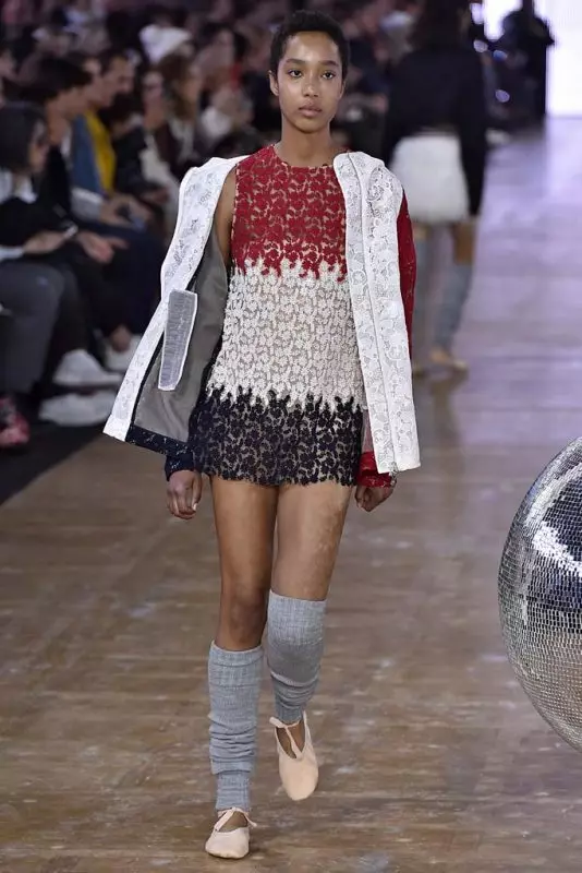 الوداع پیرس! Miu Miu، Moncler Gamme Rouge، اور Louis Vuitton Close Out Fashion Month 24323_91