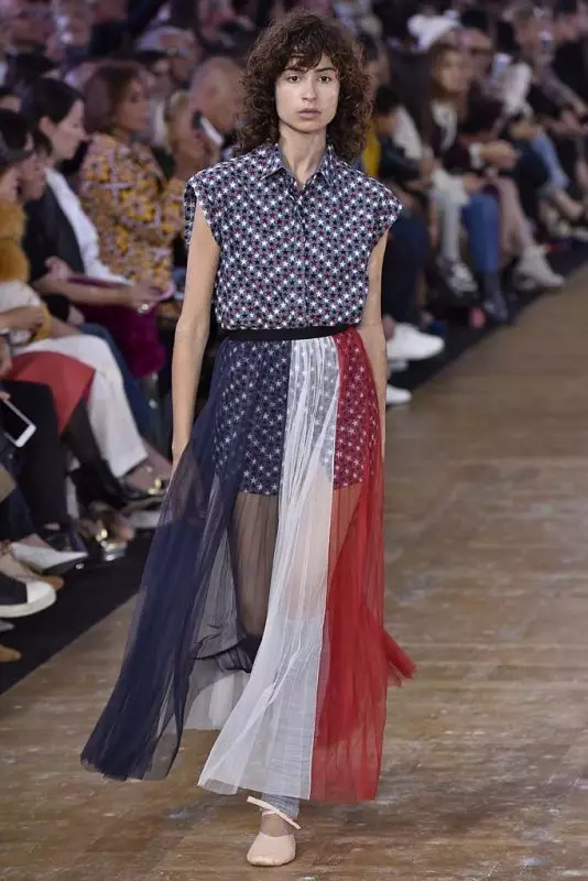 الوداع پیرس! Miu Miu، Moncler Gamme Rouge، اور Louis Vuitton Close Out Fashion Month 24323_93