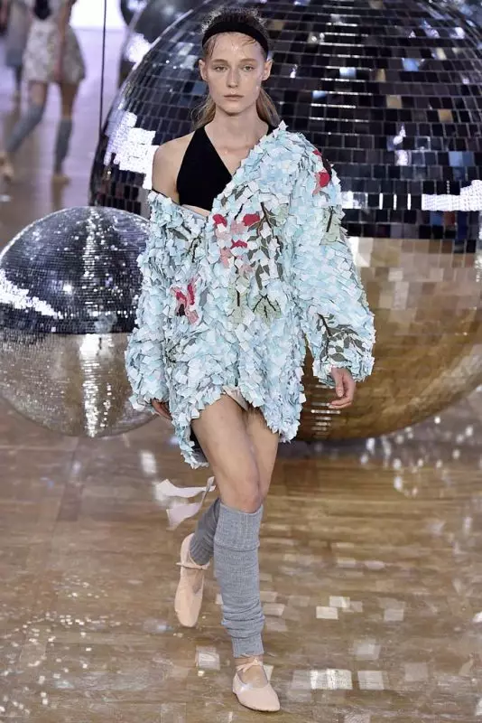 Adieu Paris! Isinara ni Miu Miu, Moncler Gamme Rouge, at Louis Vuitton ang Fashion Month 24323_98