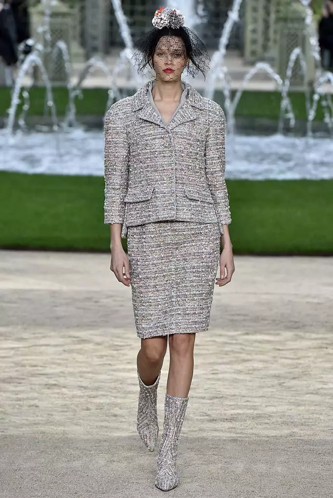 Karl Lagerfeld bemutatja Chanel titkos kertjét a Couture Weeken 24548_14