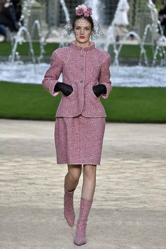 Karl Lagerfeld “Couture” hepdesinde Çaneliň gizlin bagyny açýar 24548_17