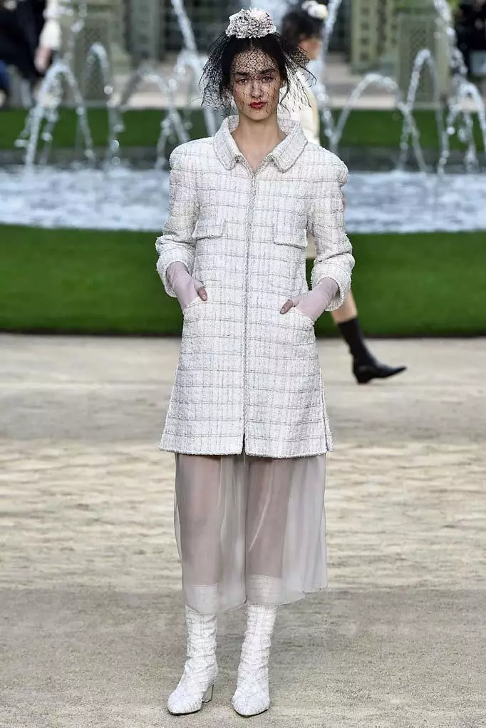 Karl Lagerfeld “Couture” hepdesinde Çaneliň gizlin bagyny açýar 24548_22