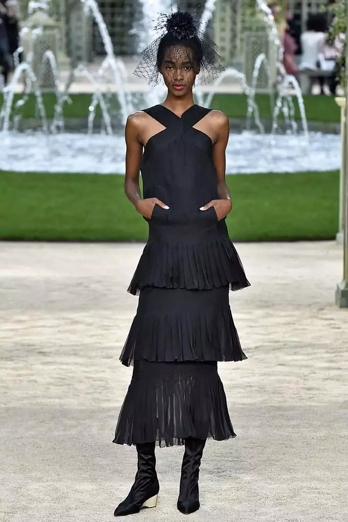 Karl Lagerfeld “Couture” hepdesinde Çaneliň gizlin bagyny açýar 24548_36