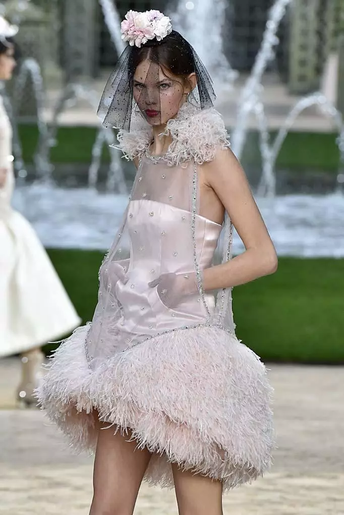Karl Lagerfeld “Couture” hepdesinde Çaneliň gizlin bagyny açýar 24548_52