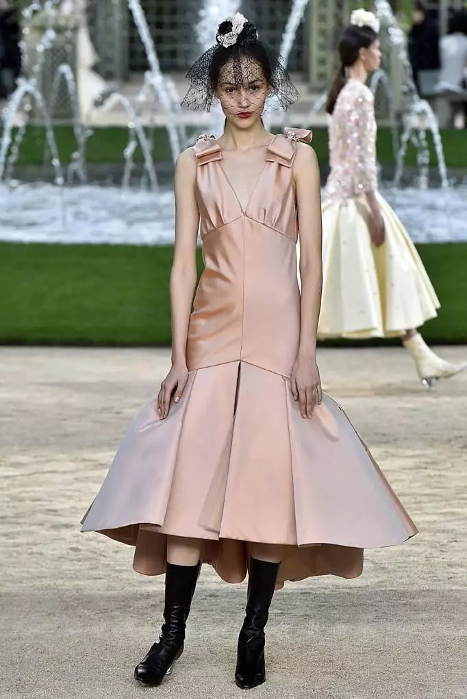 Karl Lagerfeld “Couture” hepdesinde Çaneliň gizlin bagyny açýar 24548_54
