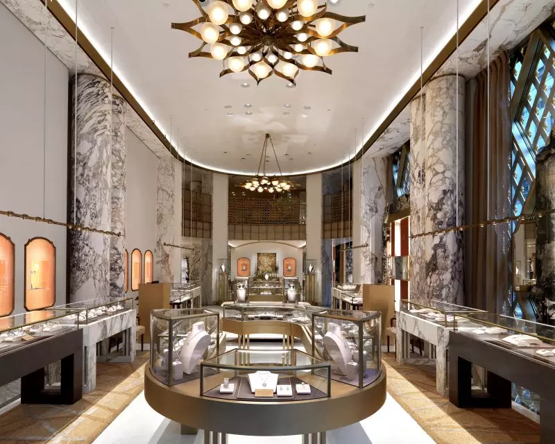 Buglari razkriva prenovljeno vodilno ladjo Fifth Avenue in posebno zbirko, ki jo navdihuje New York