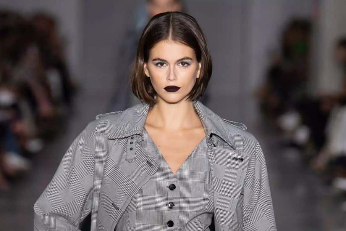 Max Mara habille son film d'espionnage fantastique pour le printemps 2020