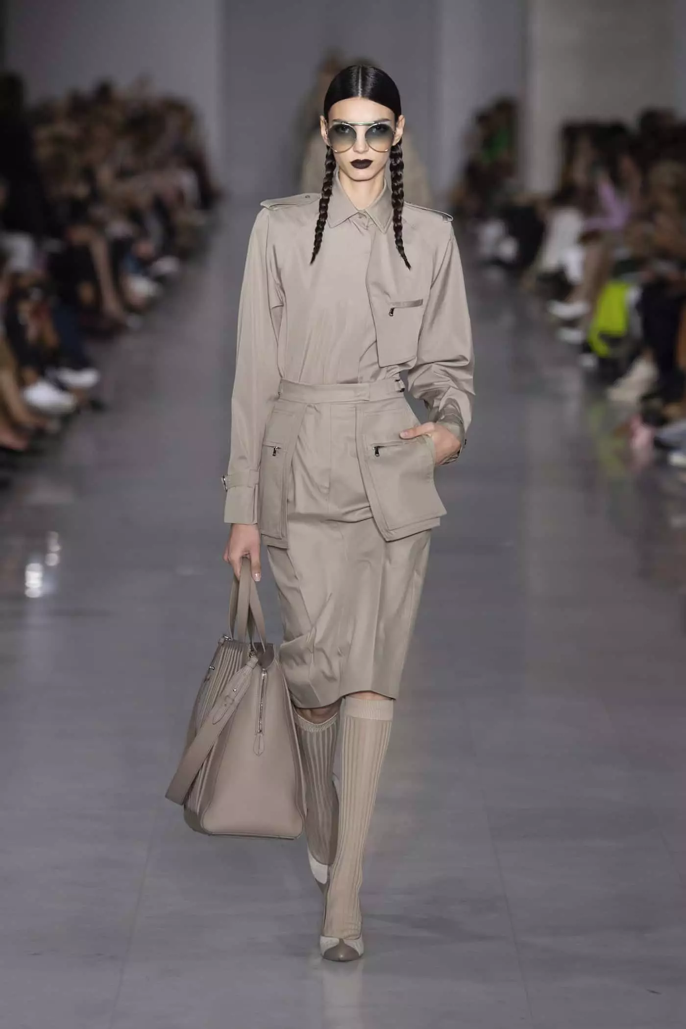 Max Mara 在 2020 年春季为他们的奇幻间谍电影装扮 24759_10