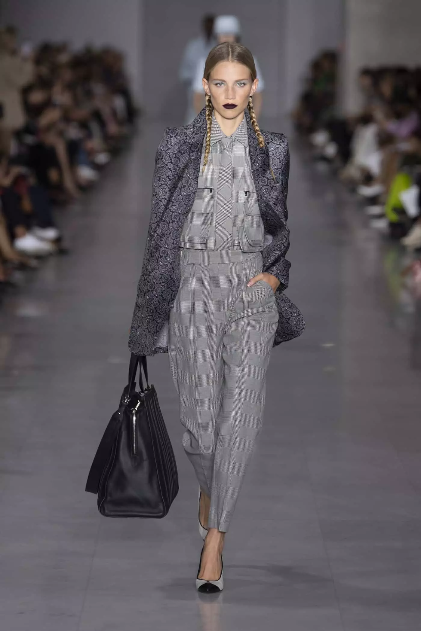 Max Mara Pakéan Sintreuk Implengan Spy Maranéhna pikeun Spring 2020 24759_23