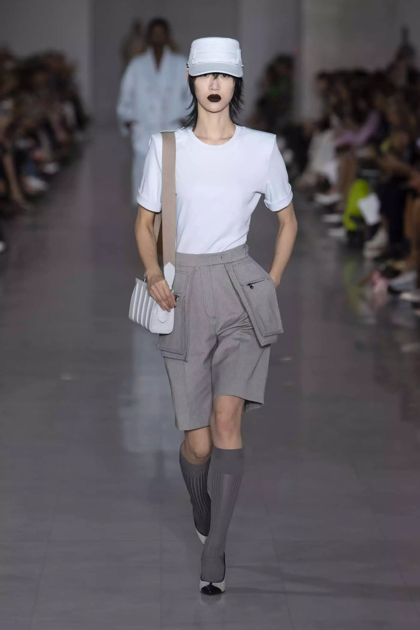 Max Mara Pakéan Sintreuk Implengan Spy Maranéhna pikeun Spring 2020 24759_29