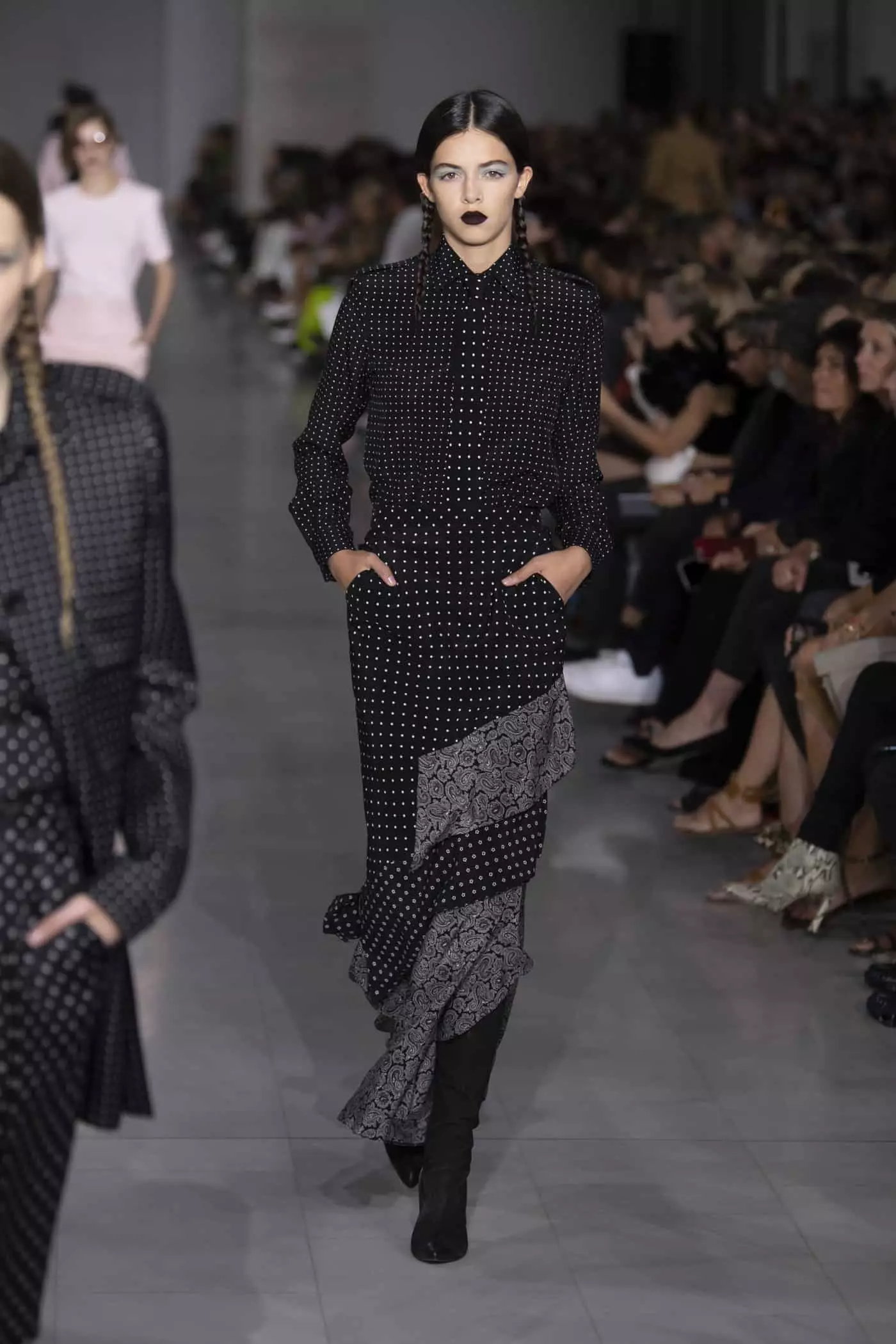 Max Mara Pakéan Sintreuk Implengan Spy Maranéhna pikeun Spring 2020 24759_39