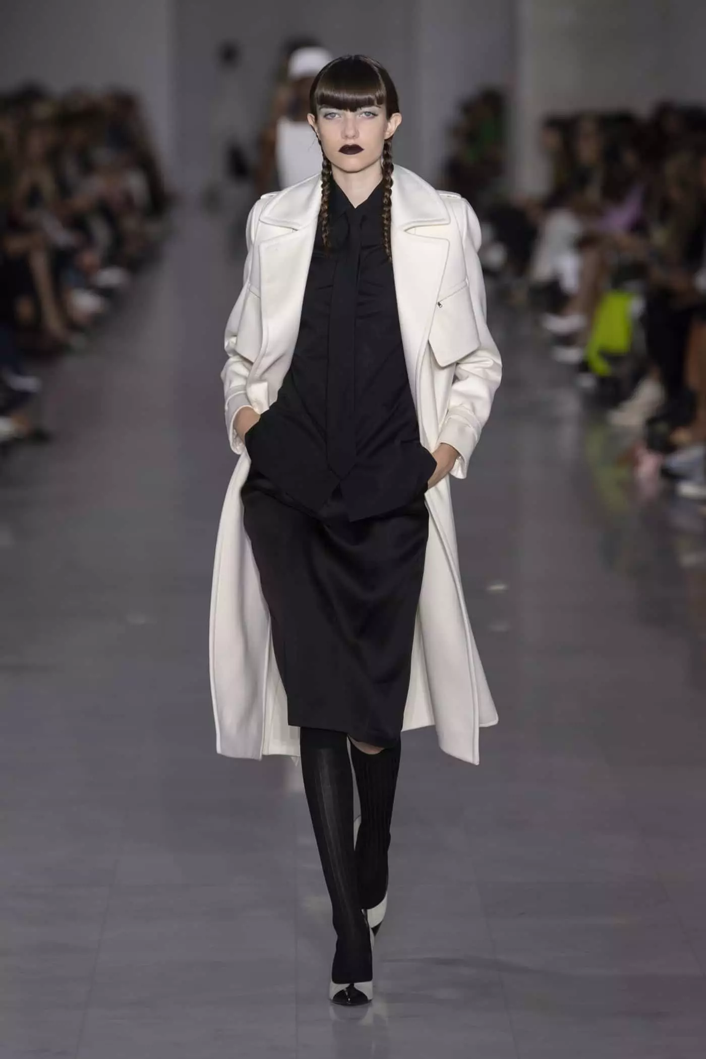 Max Mara Pakéan Sintreuk Implengan Spy Maranéhna pikeun Spring 2020 24759_50