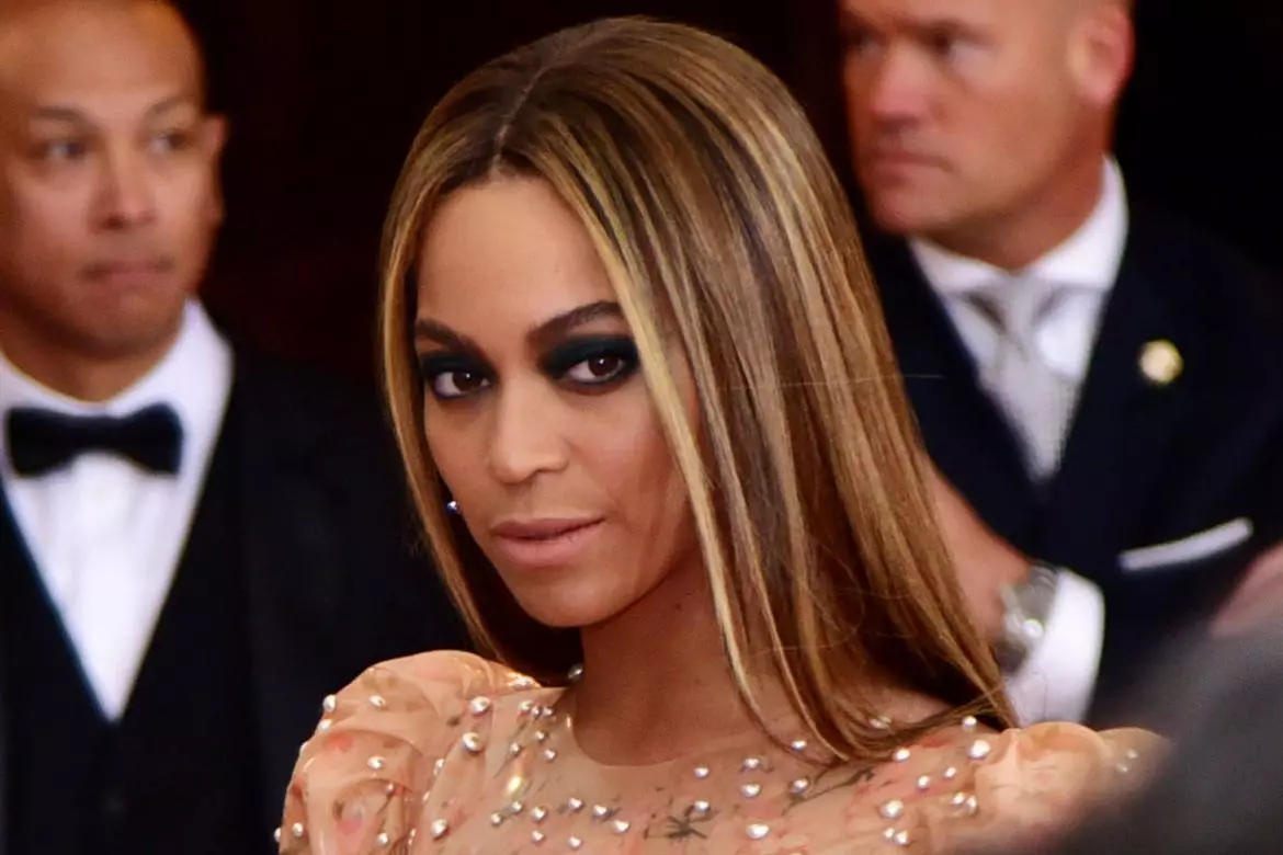 WTF está a fim de toda essa loucura contundente de Beyoncé?