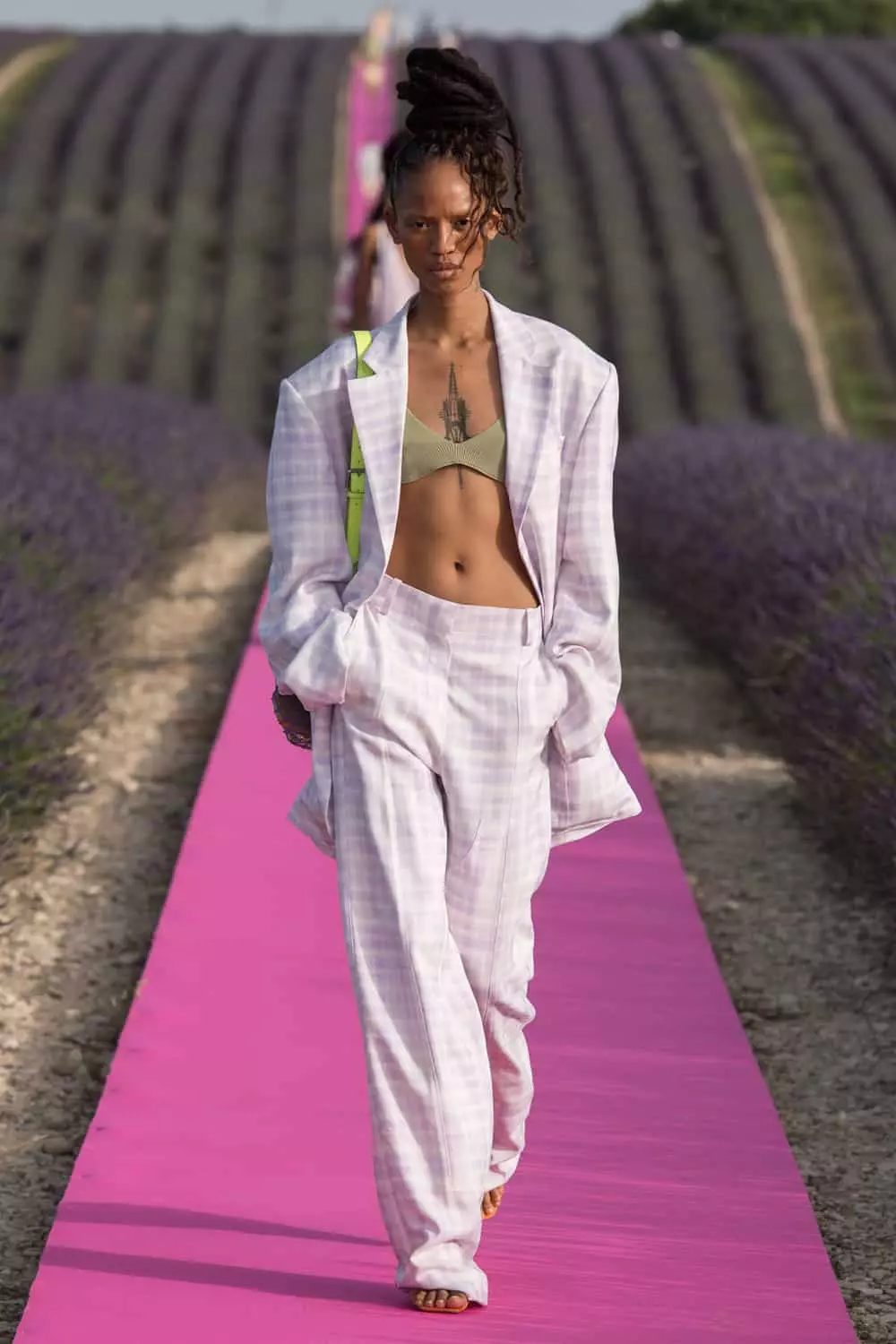 Karl Lagerfeld, Güzelliği Başlatacak, Jacquemus Fêtes 10 Yıl 25131_11