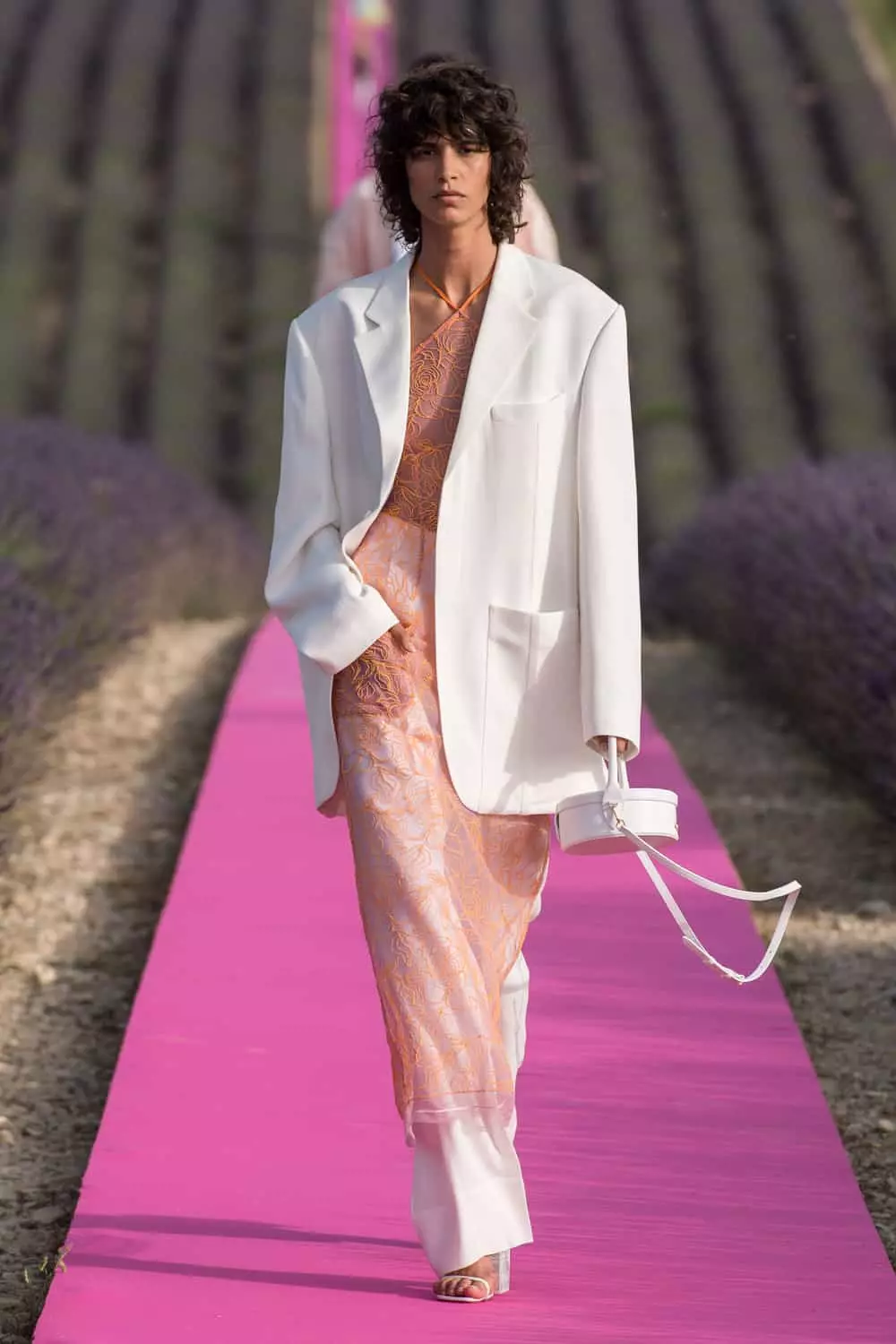 Karl Lagerfeld රූපලාවන්‍ය දියත් කිරීමට, Jacquemus Fêtes වසර 10 යි 25131_2