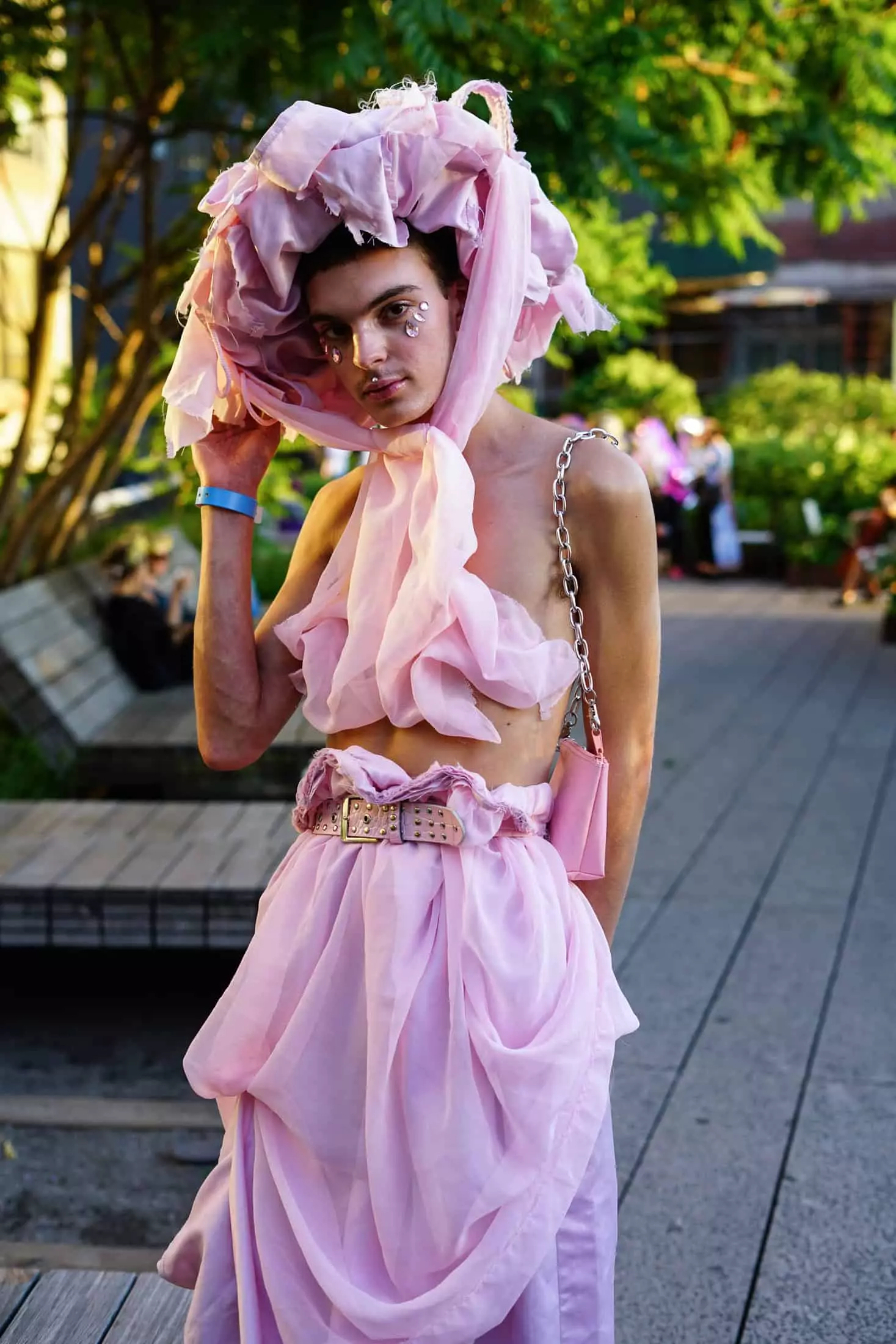 25 фотографій, які варто побачити з вечірки High Line Hat Party 25176_22