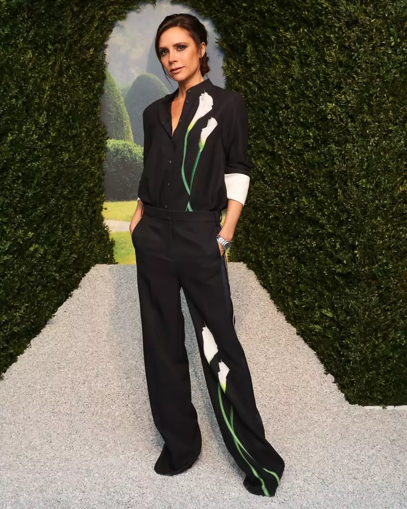 Victoria Beckham pou montre nan London Fashion Week, Manman H&M Timoun Modèl pale