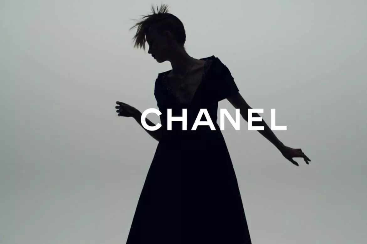 Chanel ගේ Haute Couture එකතුව Karl Lagerfeld විසින් ආභාෂය ලබා ගන්නා ලදී