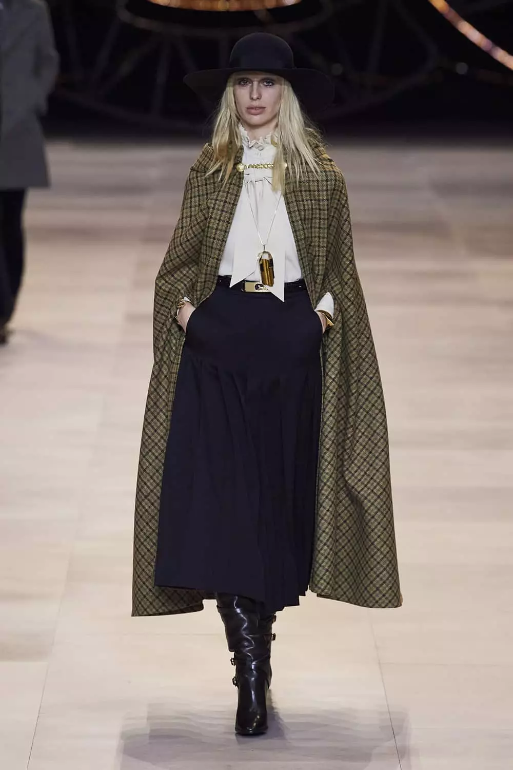 Diarin'i Sofia Achaval's Fararano 2020 Paris Fashion Week: Andro faha-4, faha-5, ary faha-6 25992_14