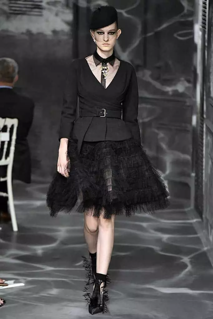 Set Couture Fall 2019 Dior’s Elaborate Wedi Cymryd Tair Wythnos i’w Adeiladu 26199_15