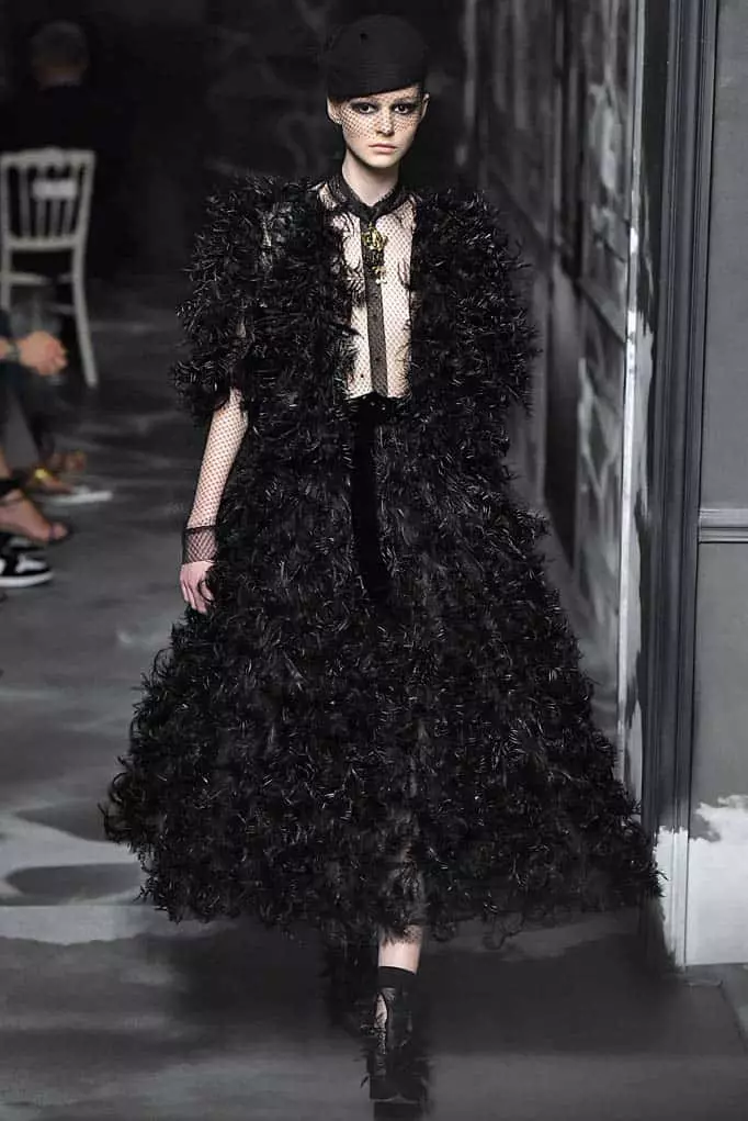 Dior's Elaborate Fall 2019 Couture Teem Peb Lub lis piam los tsim 26199_16