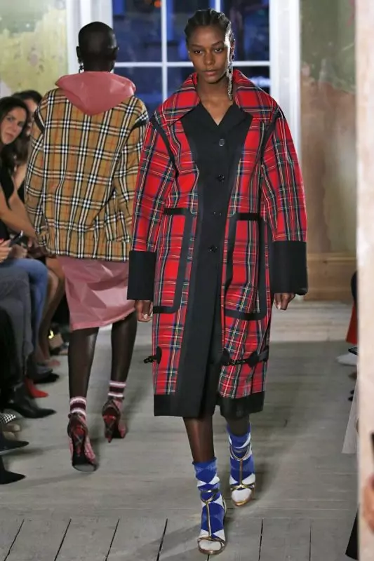 Qhov tseem ceeb ntawm London Fashion Week: Burberry! Christopher Kane! Peter Pilotto! 26379_5